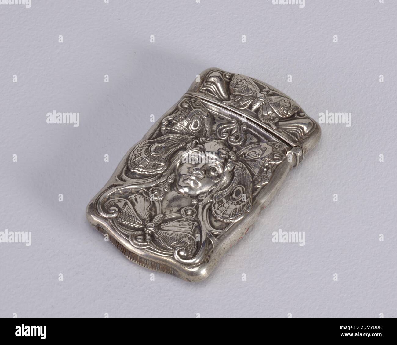 Face framing tendrils hi-res stock photography and images - Alamy