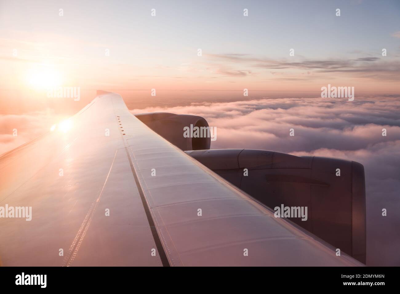 747 wing hi-res stock photography and images - Alamy