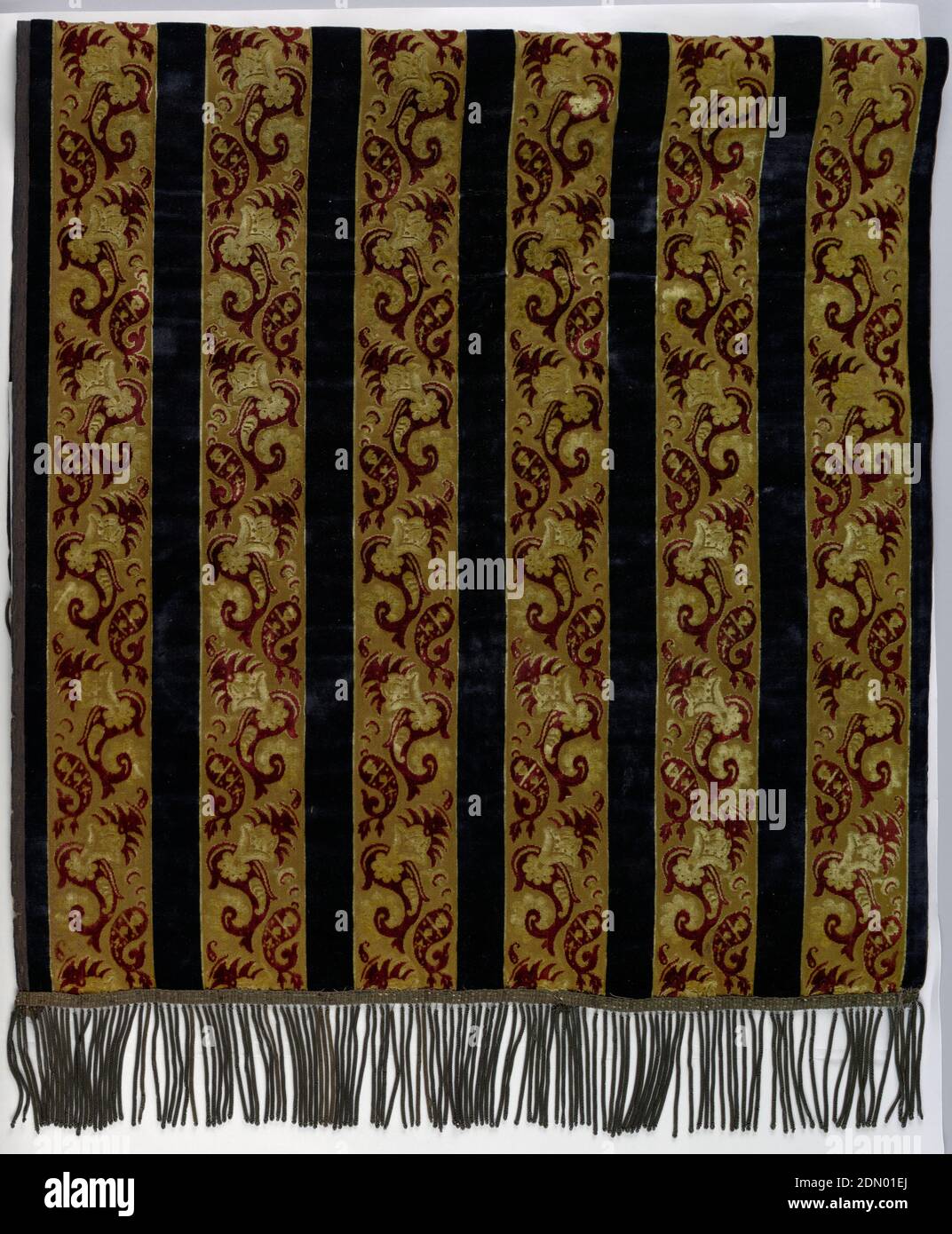 Stylized interlocking floral design hi-res stock photography and images ...