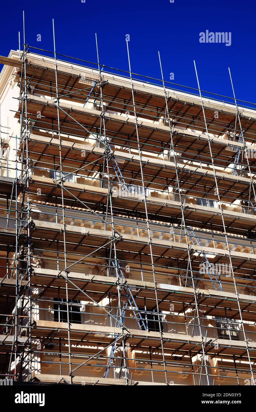 Scaffolding on a building construction site Stock Photo - Alamy