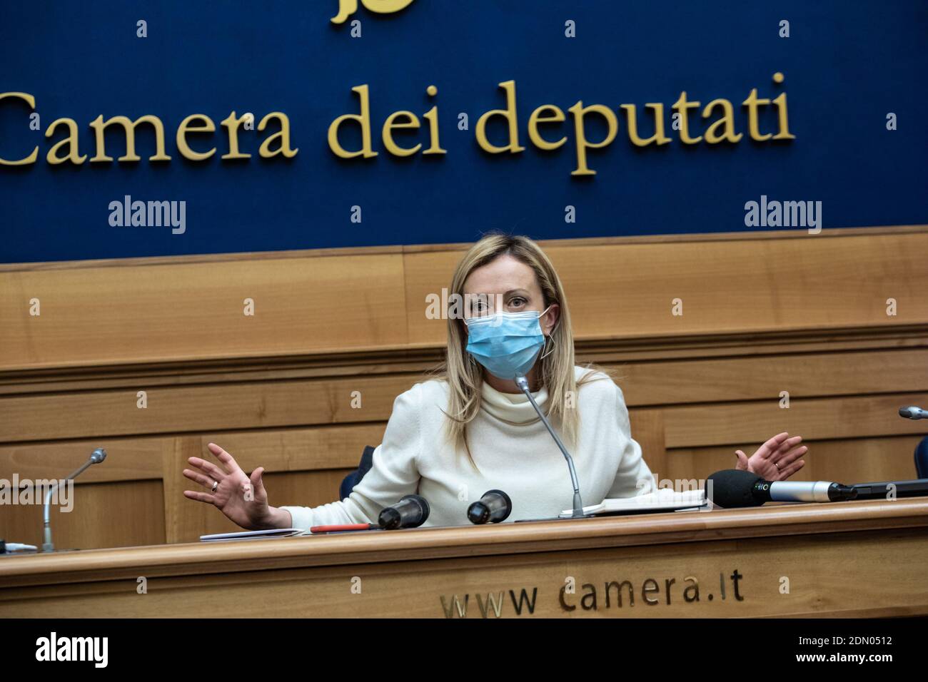 Giorgia meloni mask hi-res stock photography and images - Alamy