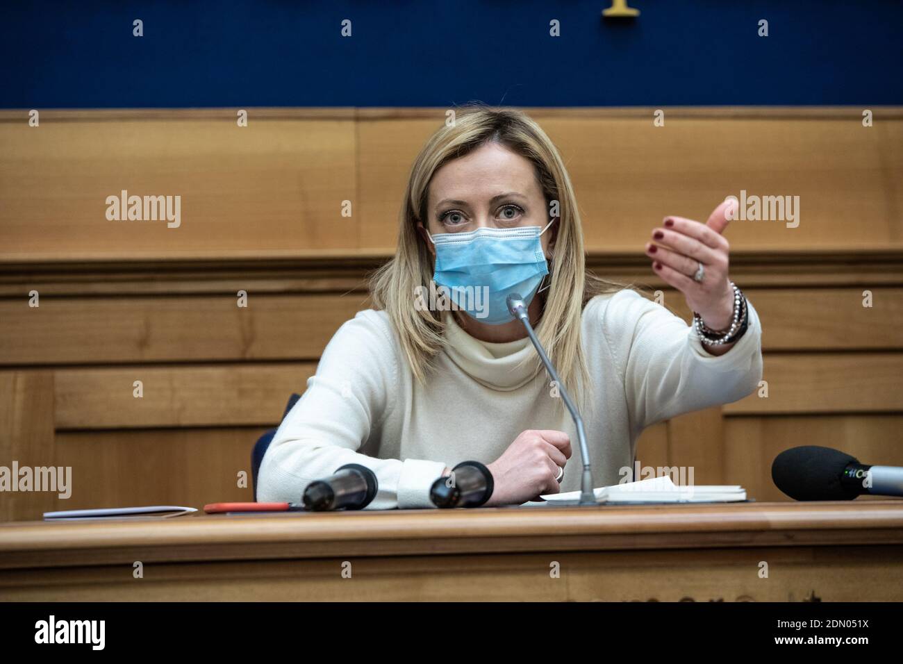 Giorgia meloni mask hi-res stock photography and images - Alamy
