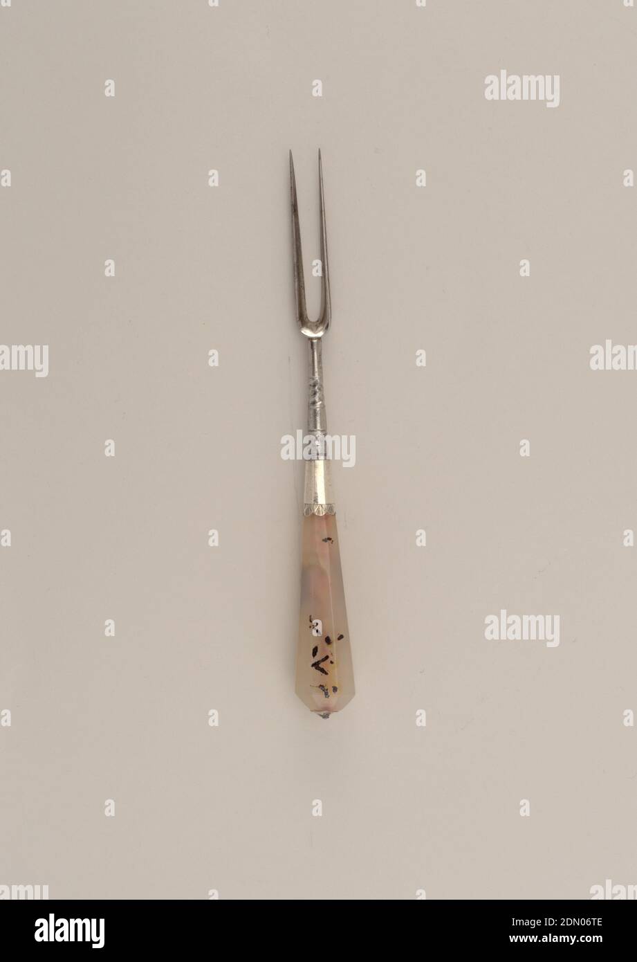 Fork, Agate, steel, silver, (a-e) Eight-panelled agate haft with ...
