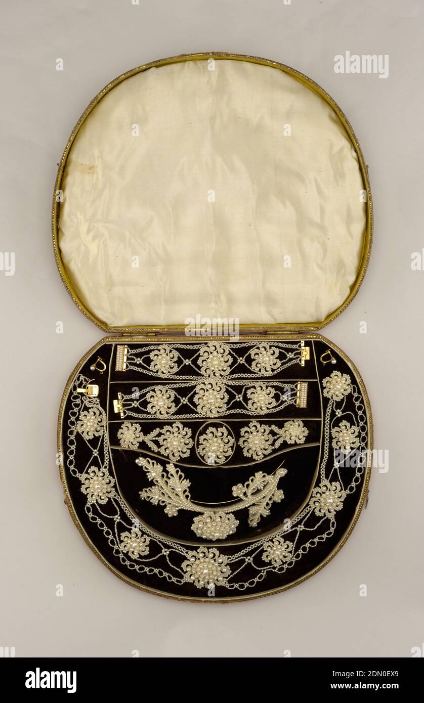 Seed pearls connected hi-res stock photography and images - Alamy