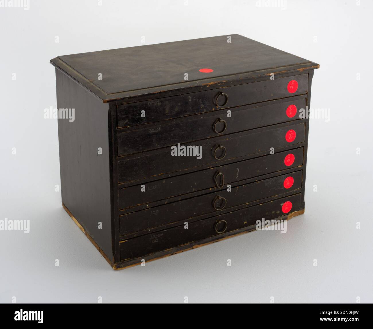 Chamfered corners hi-res stock photography and images - Alamy