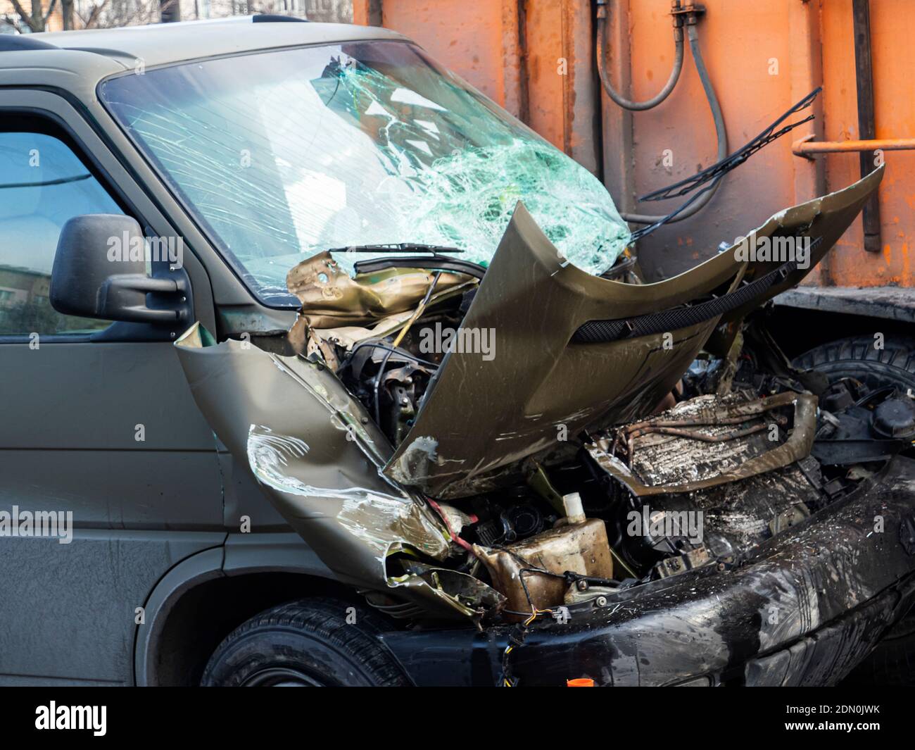 Damaged mini van hi-res stock photography and images - Alamy