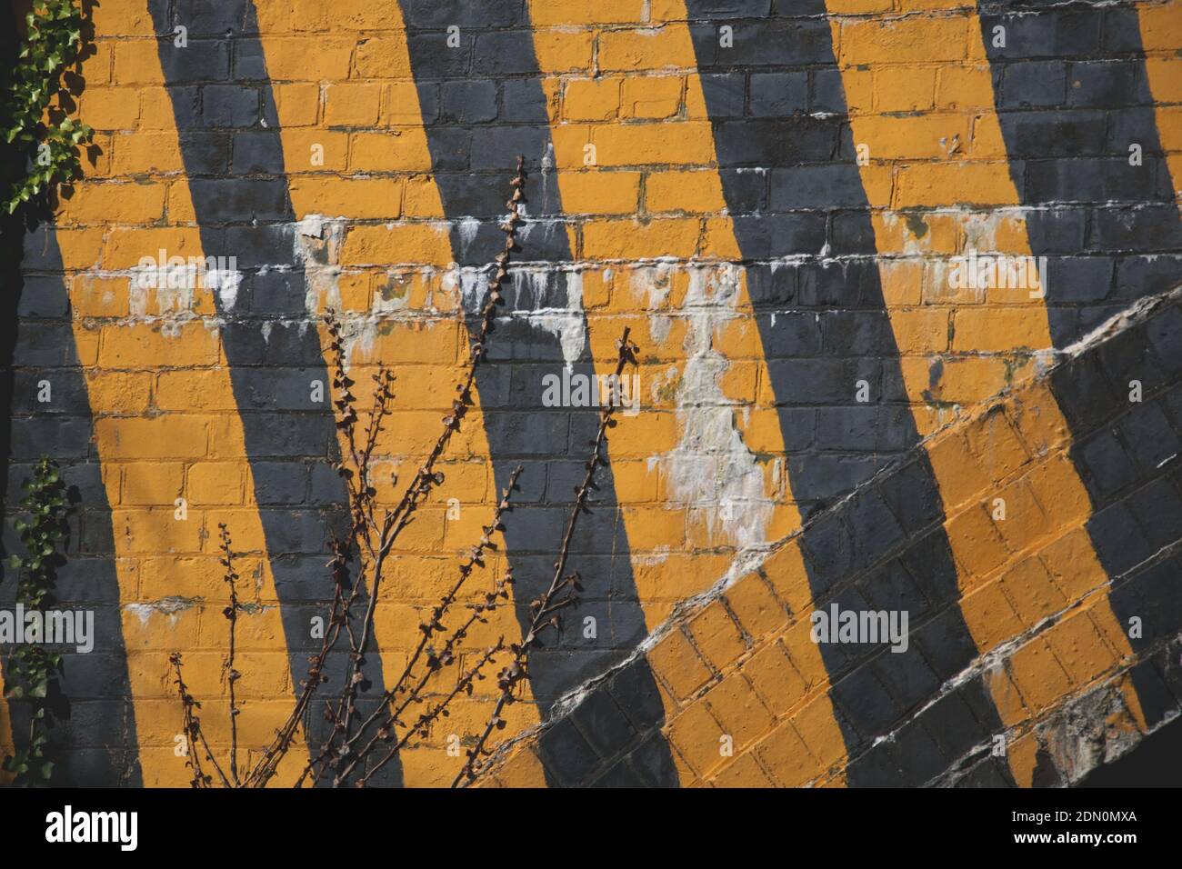 Striped brickwork hi-res stock photography and images - Alamy