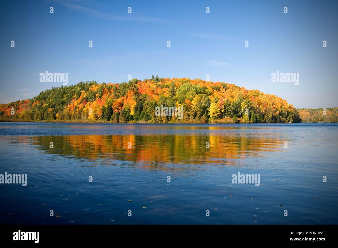 Beautiful Autumn View of Meech Lake in the Gatineau Park Quebec ...