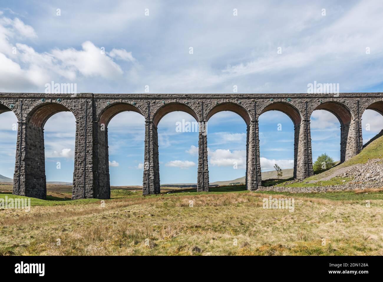 Ingleton railway viaduct hi-res stock photography and images - Alamy