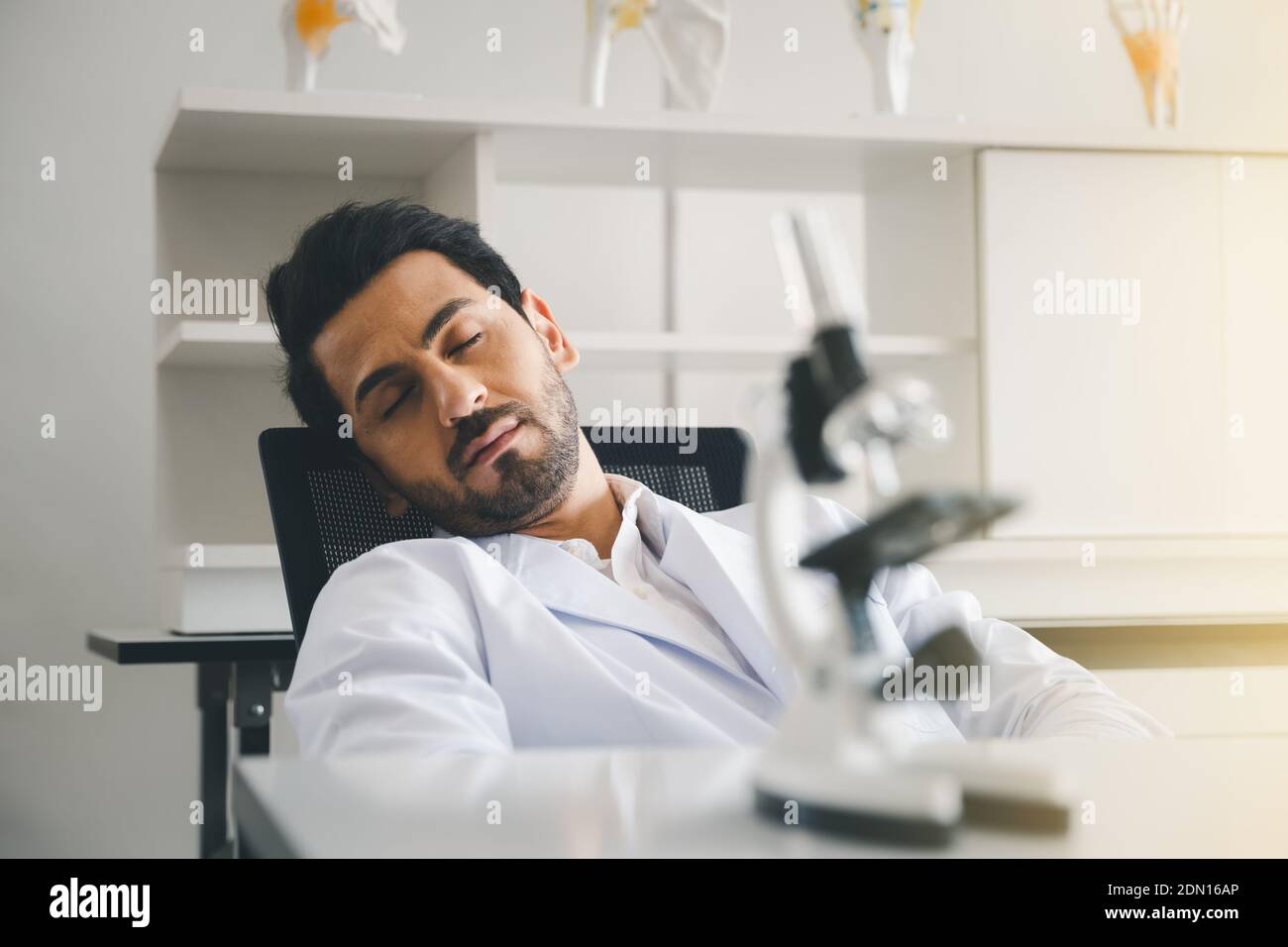 Sleeping laboratory hi-res stock photography and images - Alamy