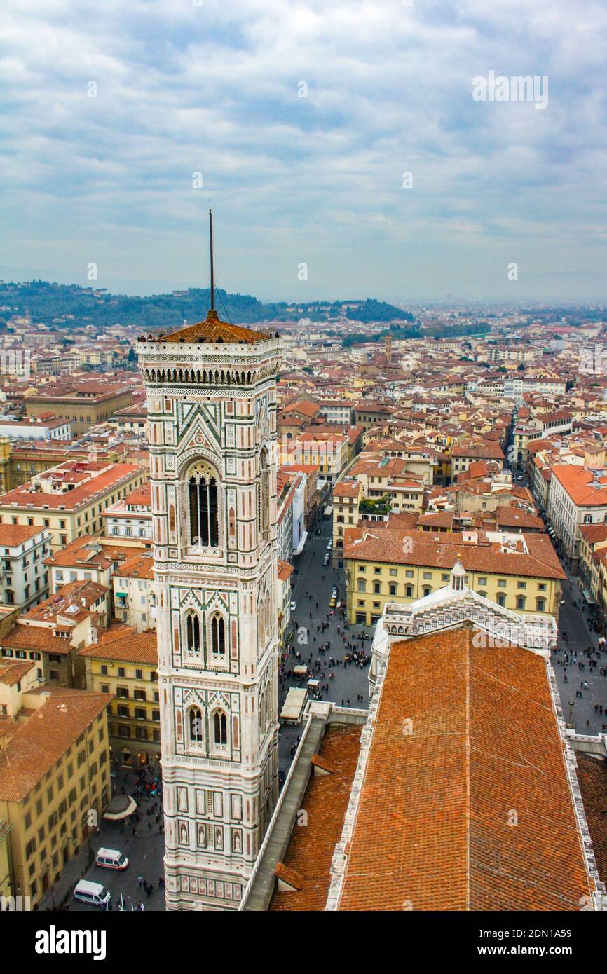 Florence italy restaurant autumn hi-res stock photography and images ...