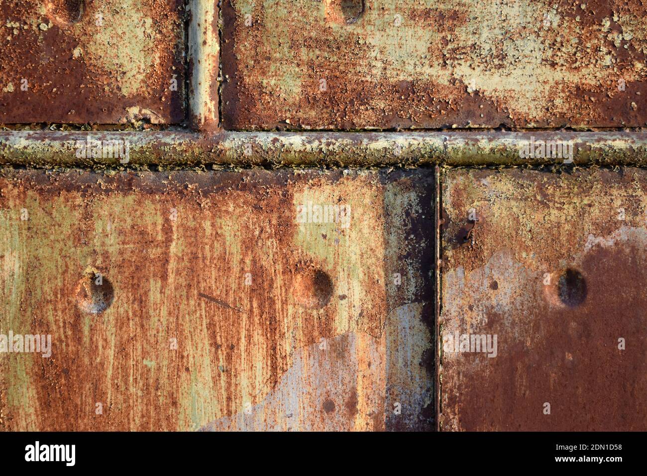 Rusty metal panel with horizontal and vertical lines Stock Photo - Alamy