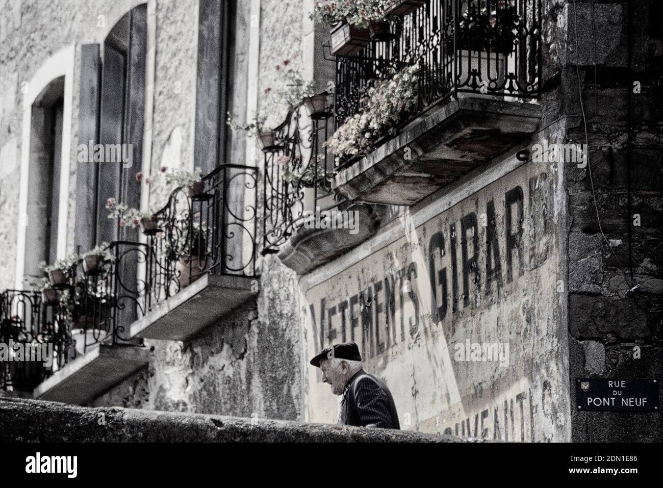 Frenchman beret hi-res stock photography and images - Alamy