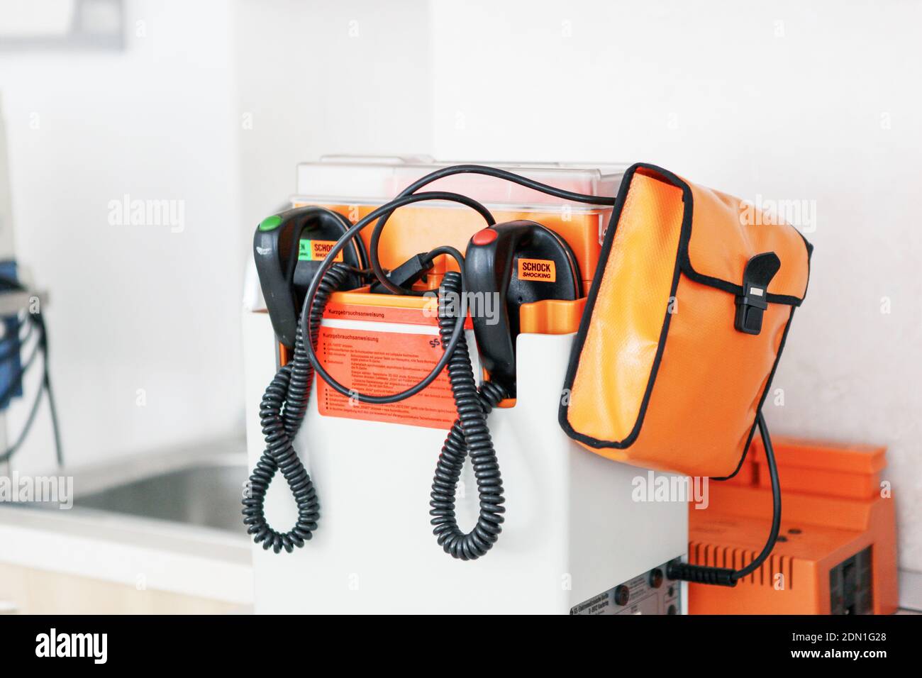 Saving power medical equipment hi-res stock photography and images - Alamy