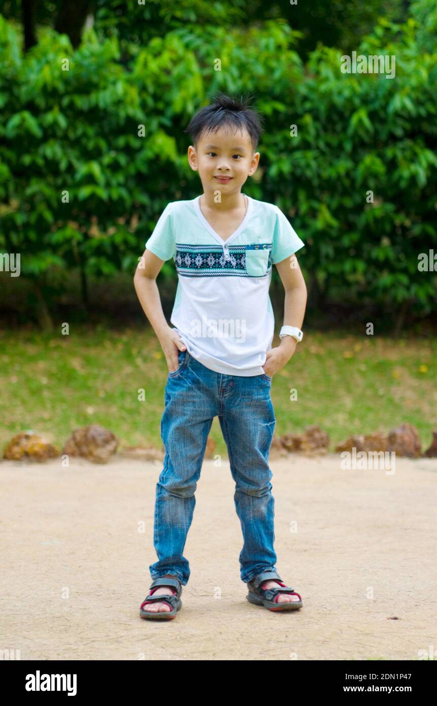 Chinese boy 10 portrait hi-res stock photography and images - Alamy
