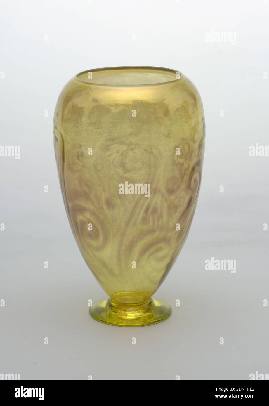 Inverted egg shape hi-res stock photography and images - Alamy