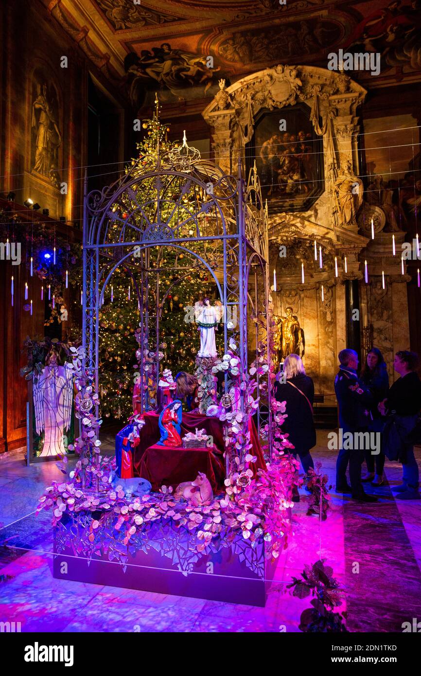 UK, England, Derbyshire, Edensor, Chatsworth House Chapel at Christmas ...