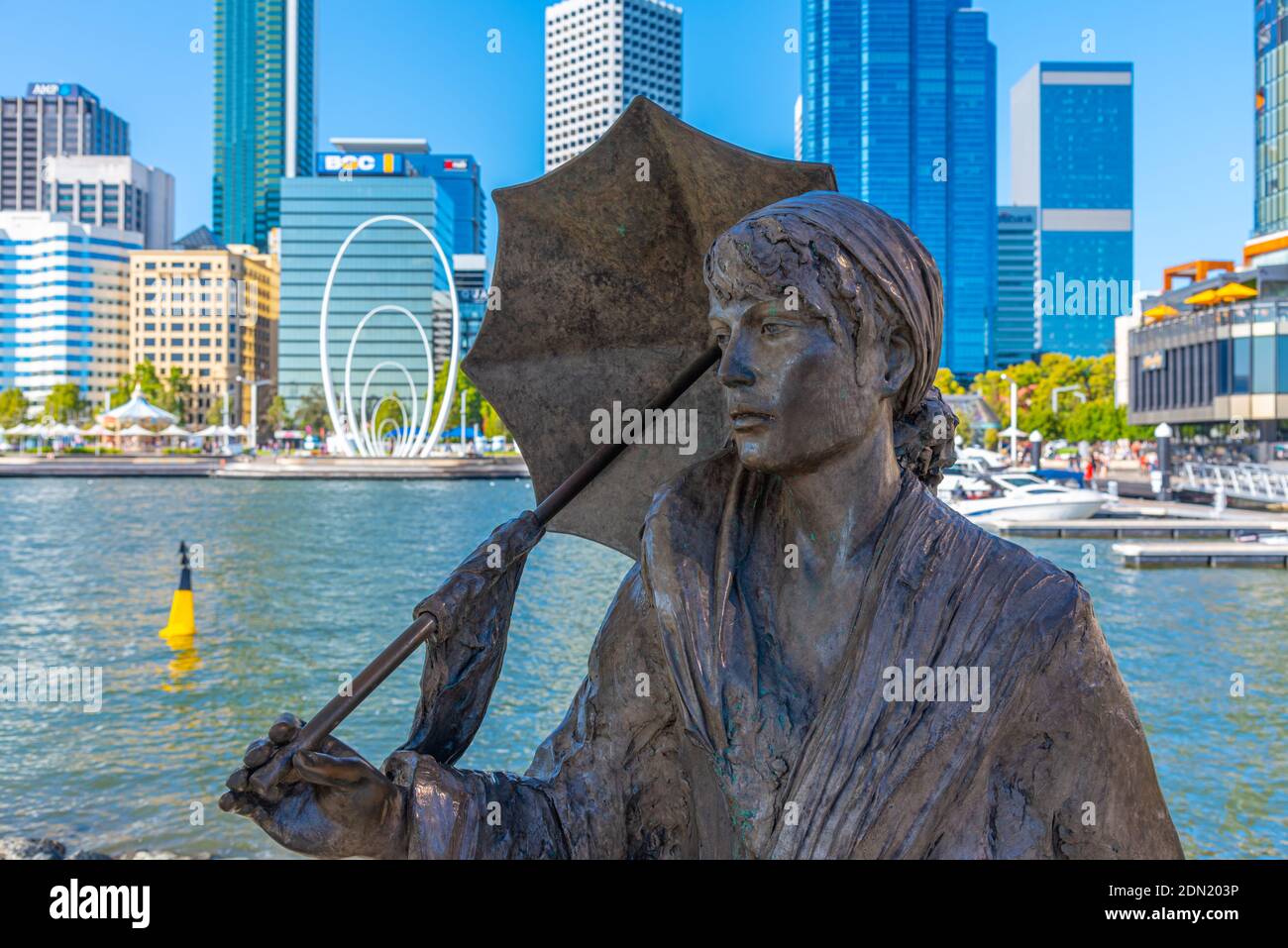 Skyscraper with swan sculpture hi-res stock photography and images - Alamy