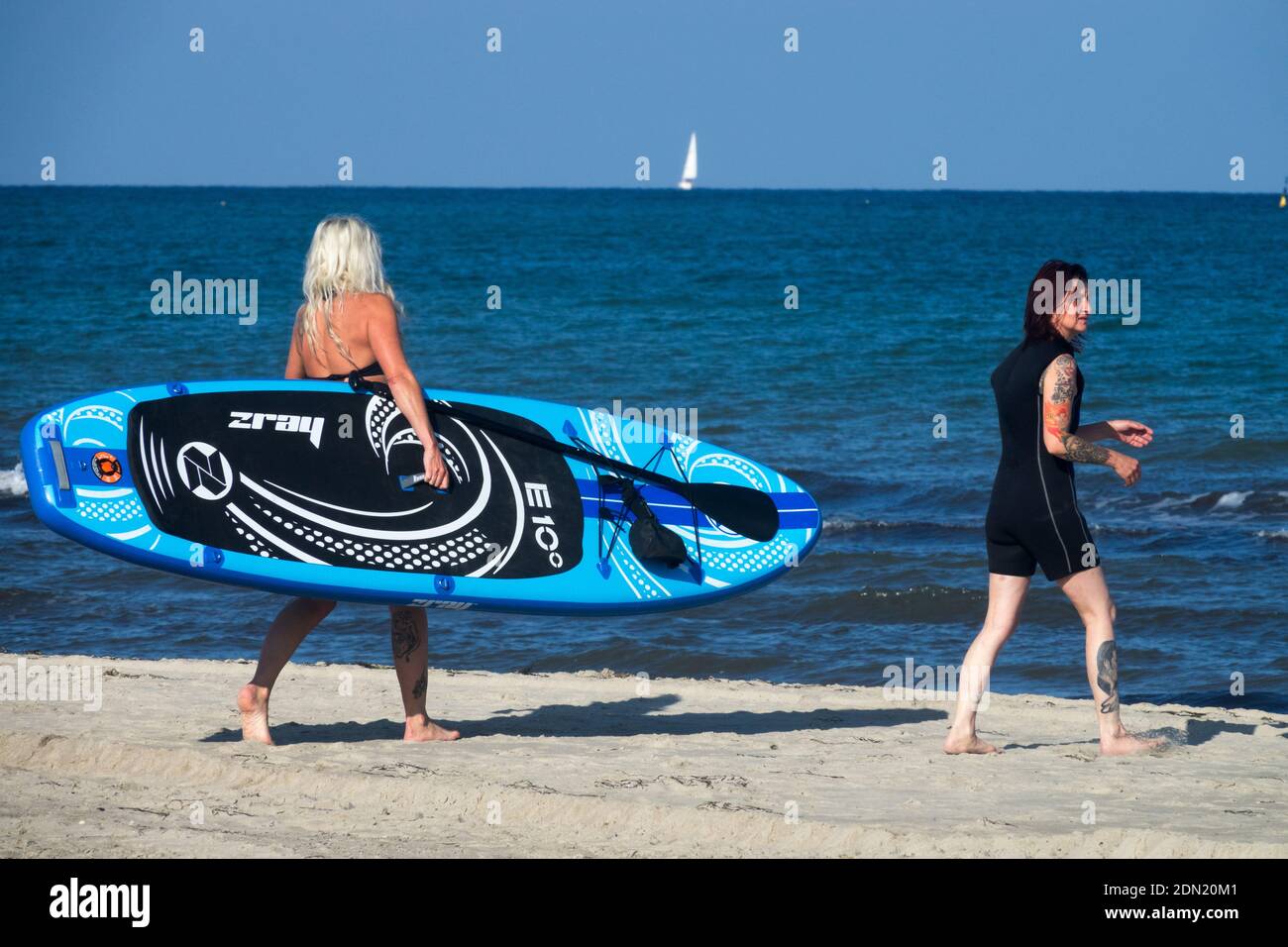 Paddleboard hi-res stock photography and images - Alamy
