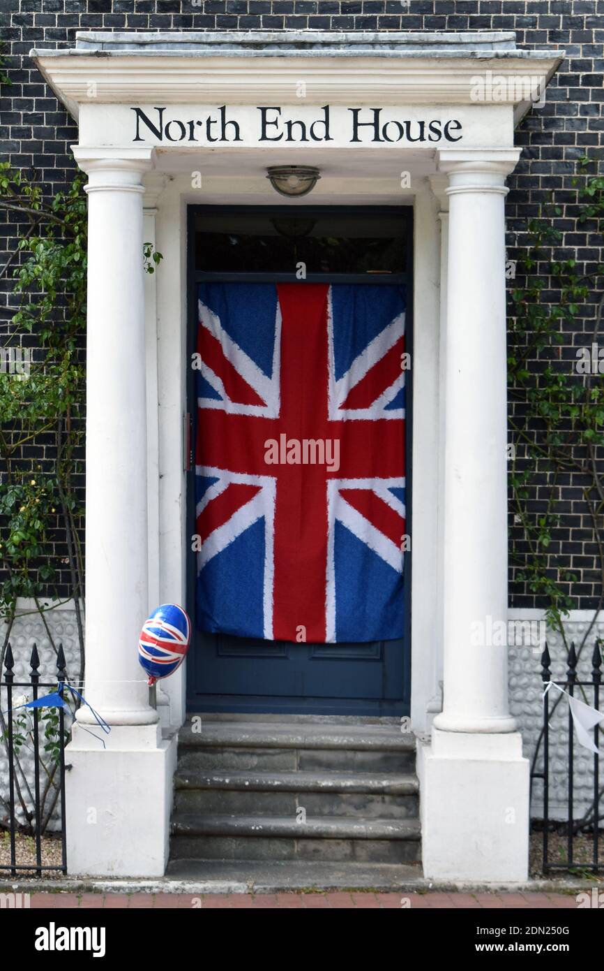 Union Jack flag on a door Stock Photo - Alamy