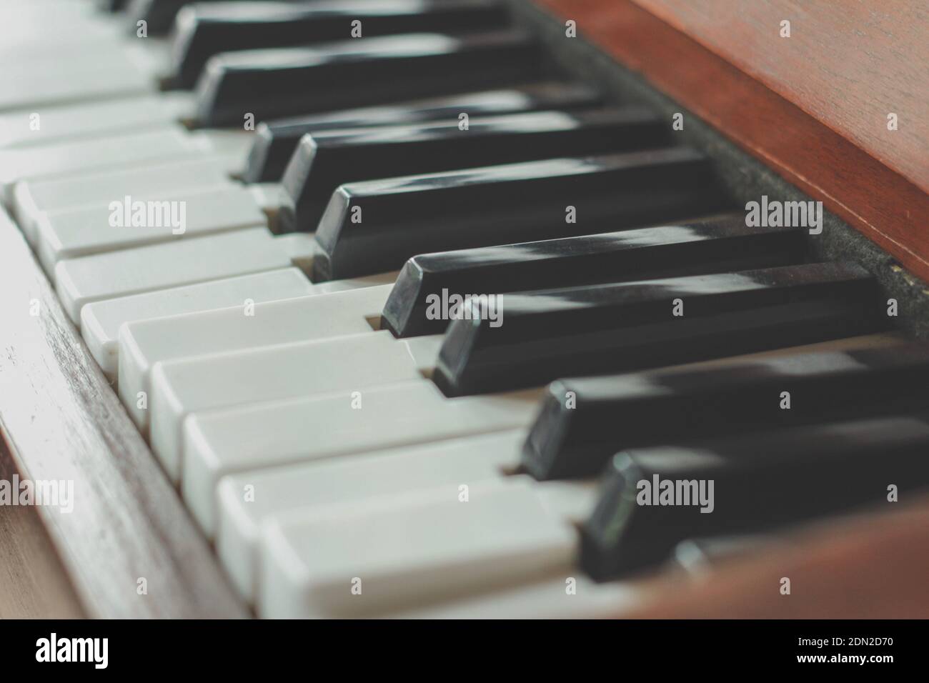 High angle view grand piano hi-res stock photography and images - Alamy