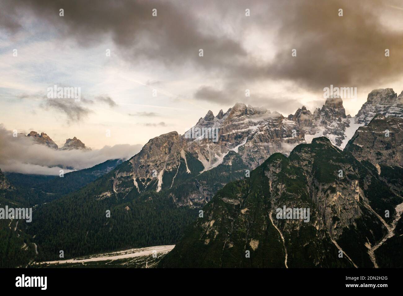 mountain view during dusk with clouds Stock Photo - Alamy