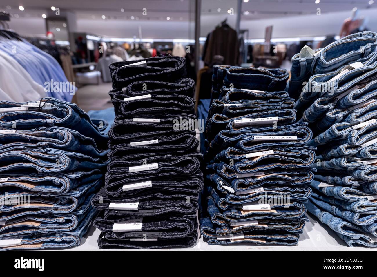 Jeans table display hi-res stock photography and images - Alamy