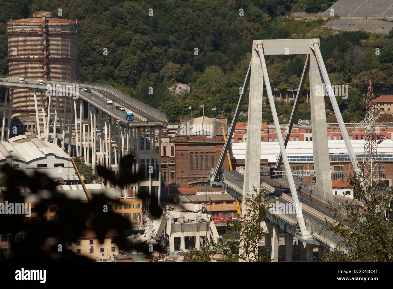 Genova bridge hi-res stock photography and images - Alamy