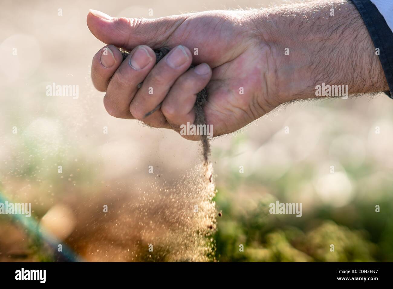 Falling soil hi-res stock photography and images - Alamy