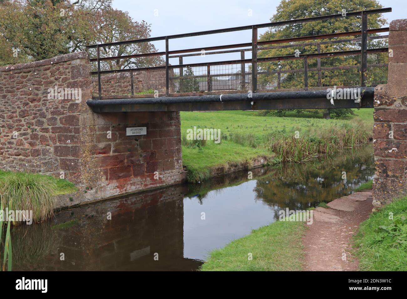 Grand western canal path hi-res stock photography and images - Alamy