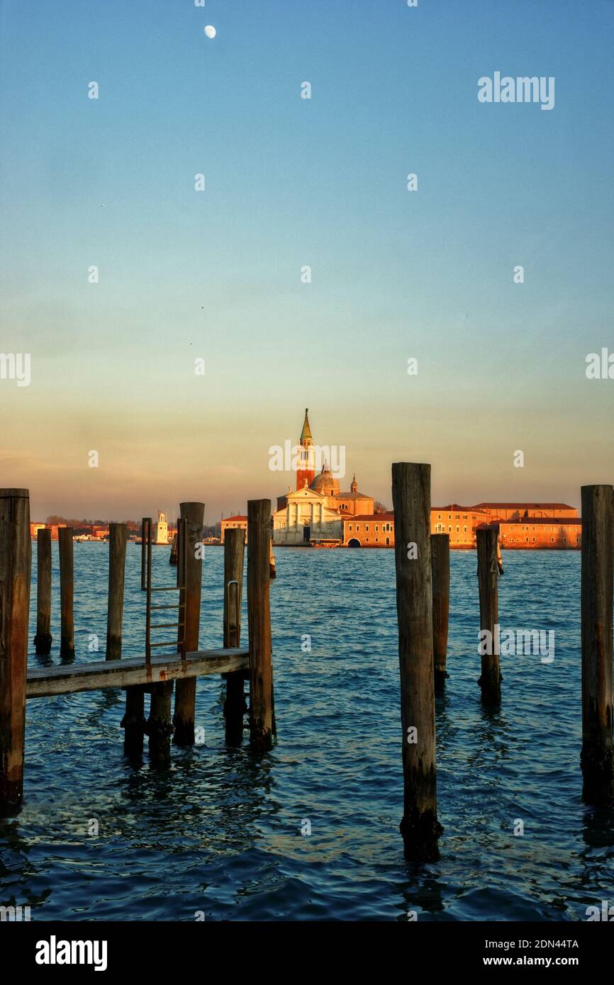 Vertical shot beautiful gondola hi-res stock photography and images - Alamy