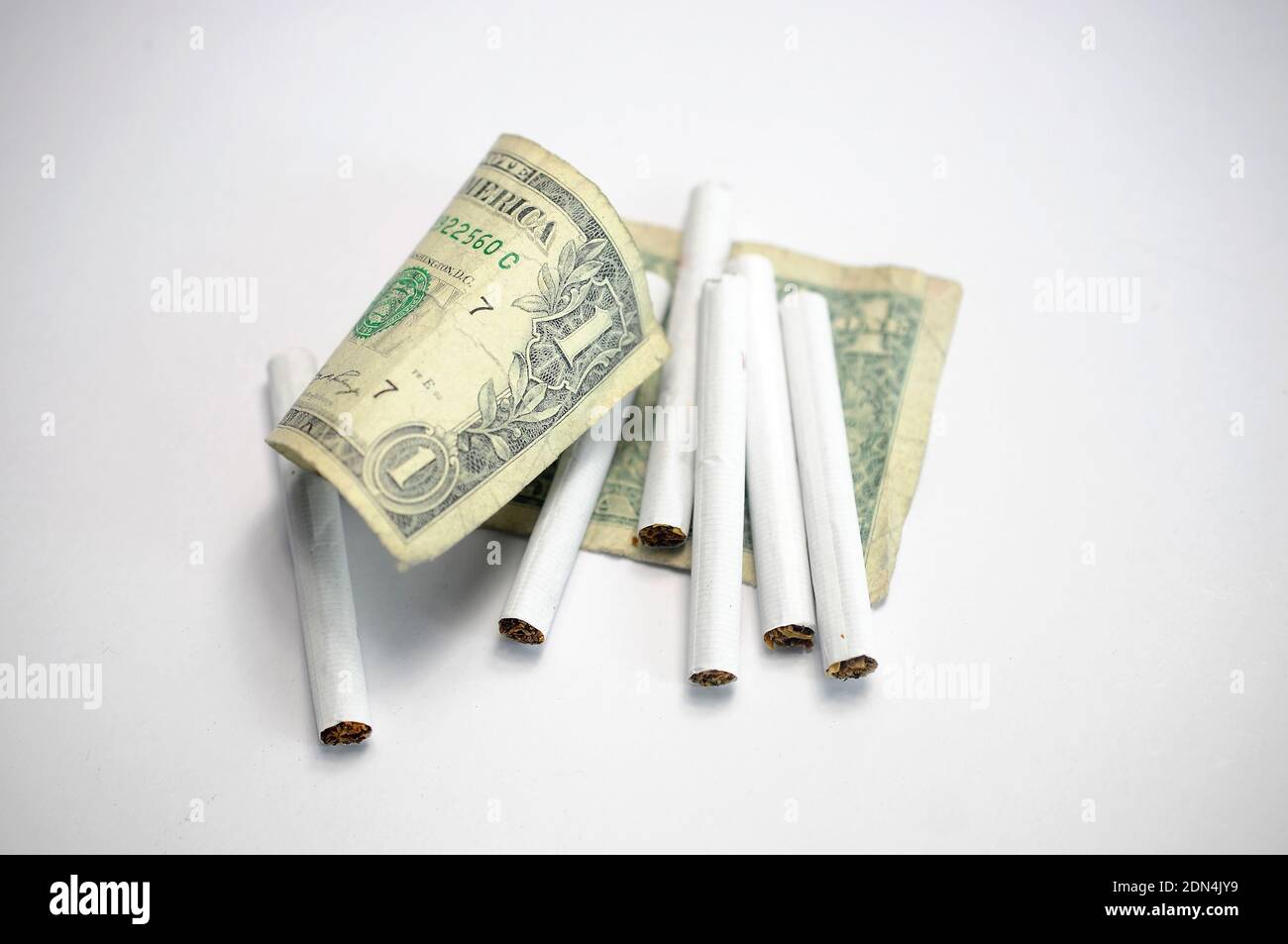 Roll Up Cigarettes High Resolution Stock Photography and Images - Alamy