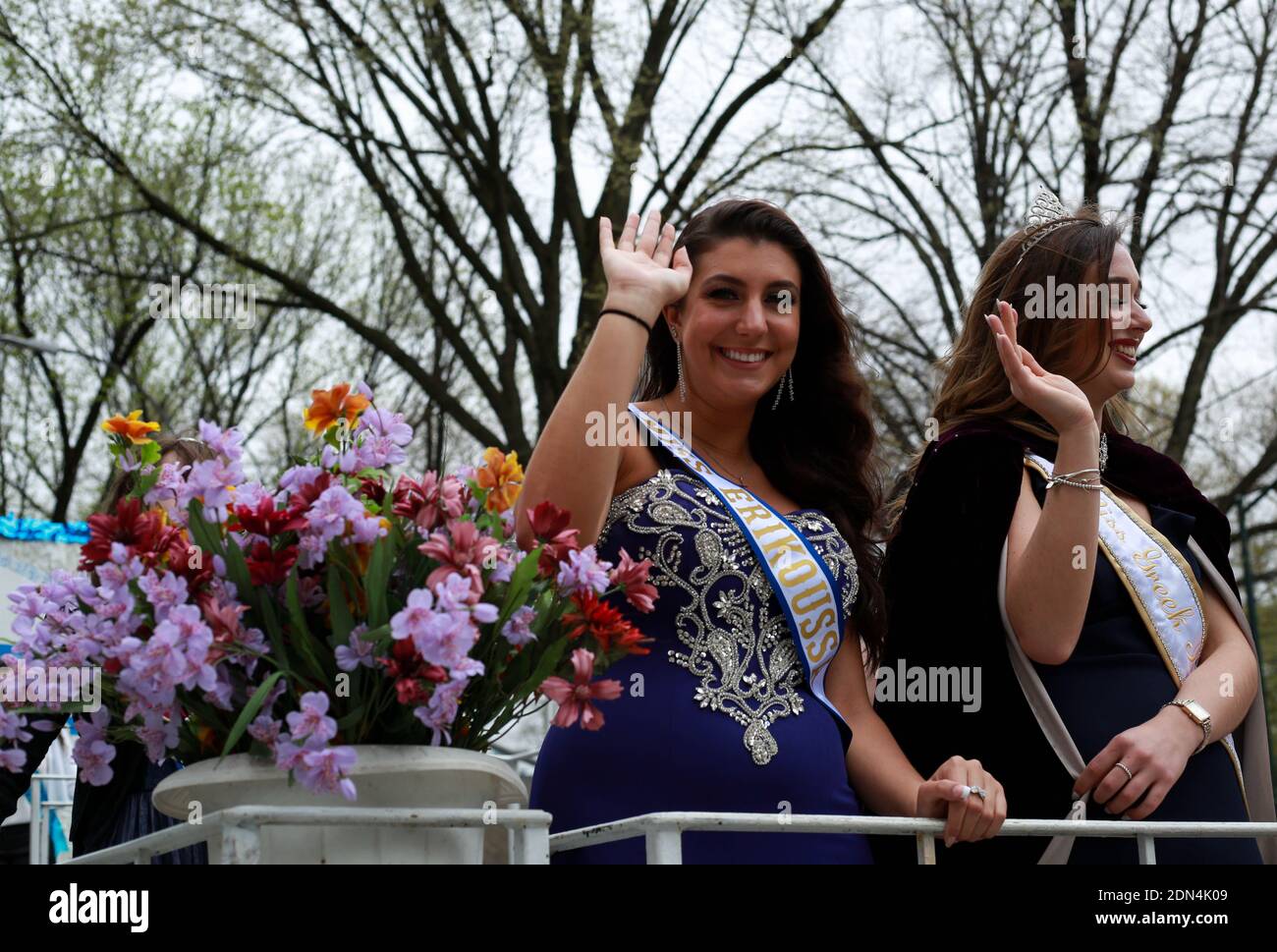 Greek Day parade in New York city , celebrating the countries ...
