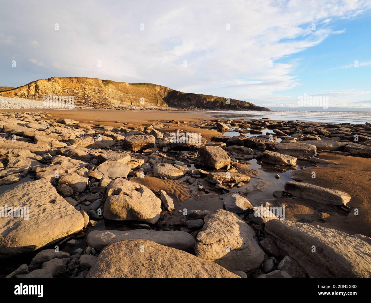 Carboniferous sedimentary strata hi-res stock photography and images ...