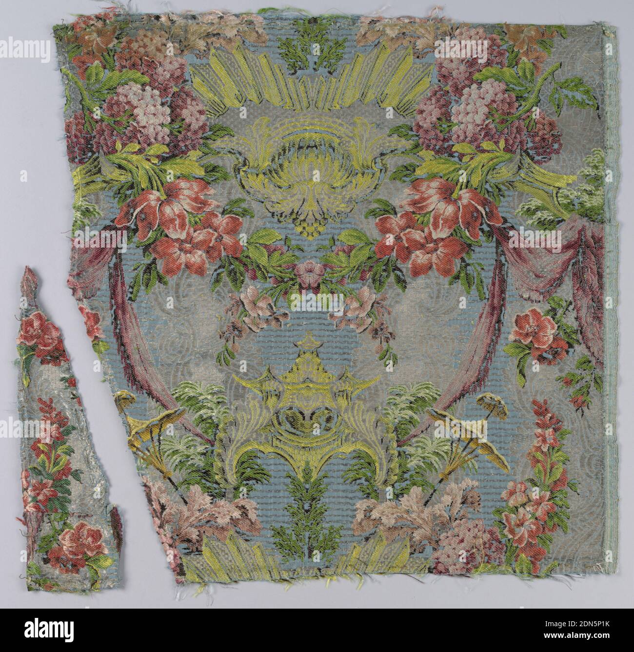 Drapery swags hi-res stock photography and images - Alamy