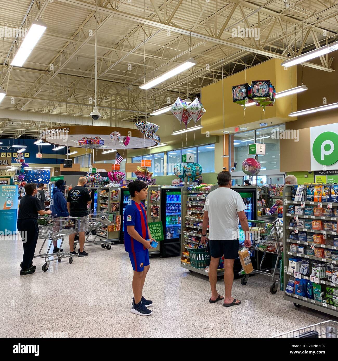 Publix shopping carts hi-res stock photography and images - Alamy