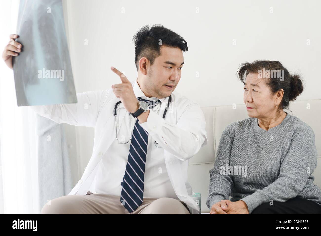 30 x 65 hi-res stock photography and images - Alamy