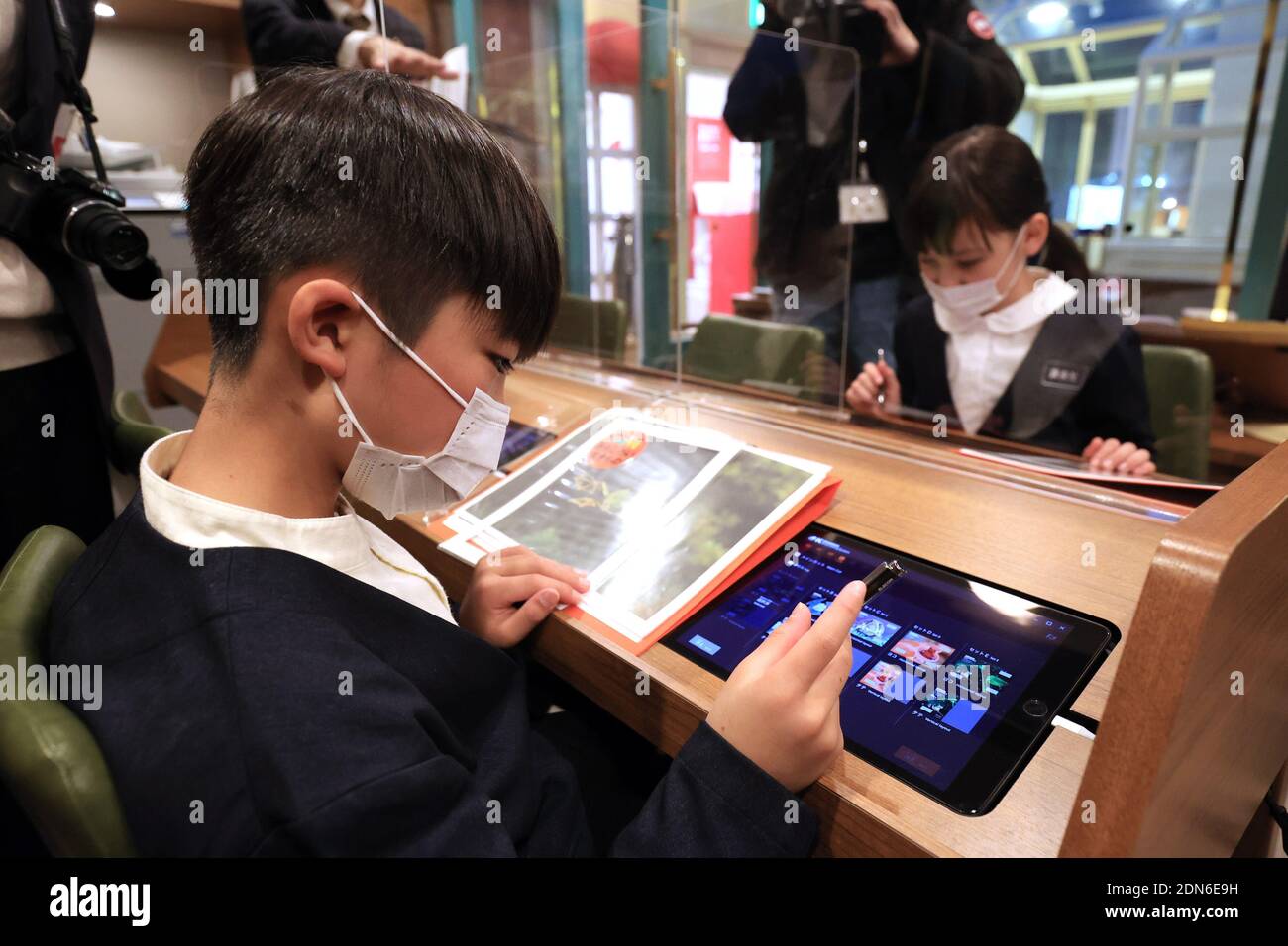 Child models hi-res stock photography and images - Alamy