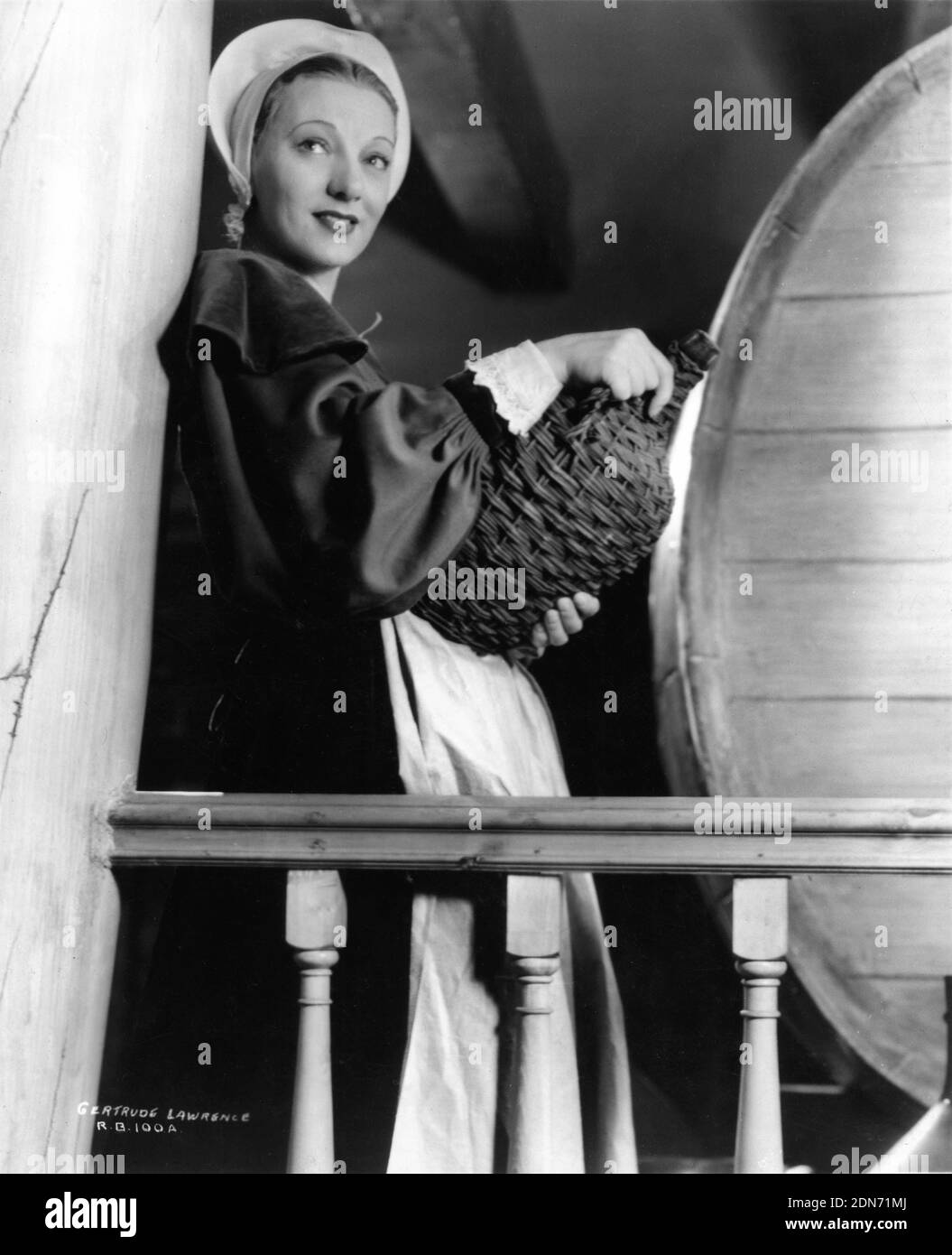 GERTRUDE LAWRENCE Portrait as Geertje Dirx in REMBRANDT 1936 director ...