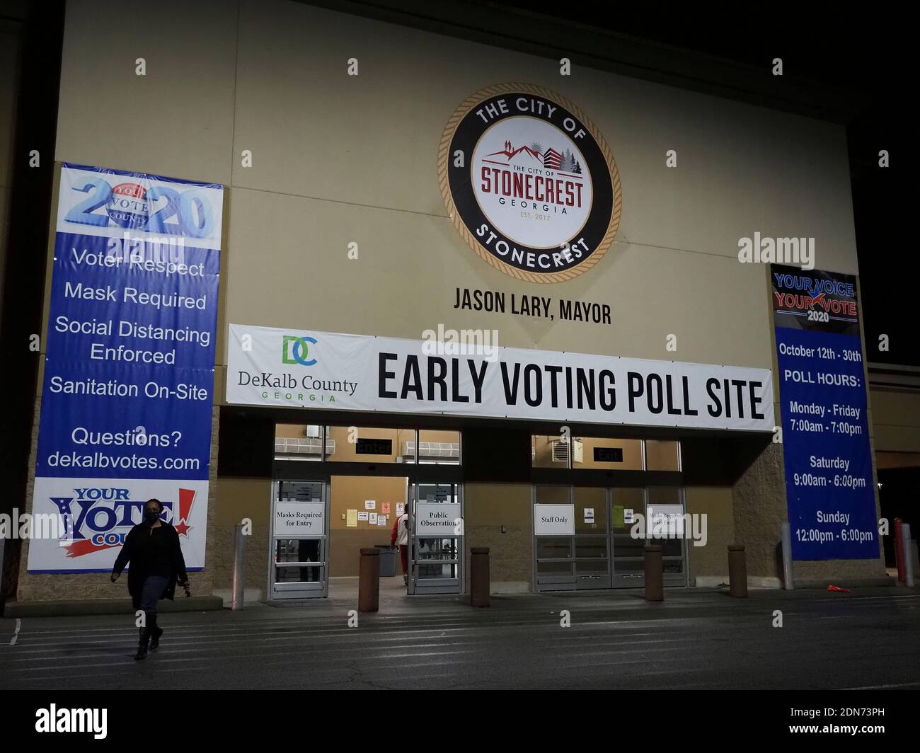 Closing period hi-res stock photography and images - Alamy