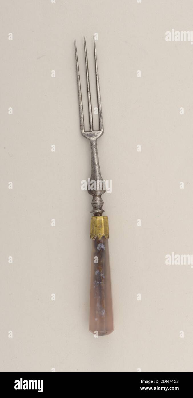 Three curved tines hi-res stock photography and images - Alamy