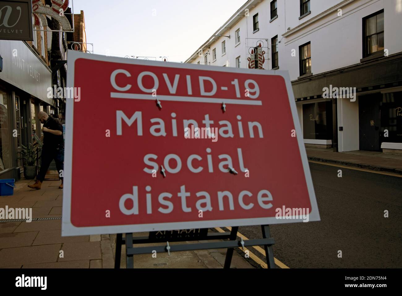 Maintain distance hi-res stock photography and images - Alamy