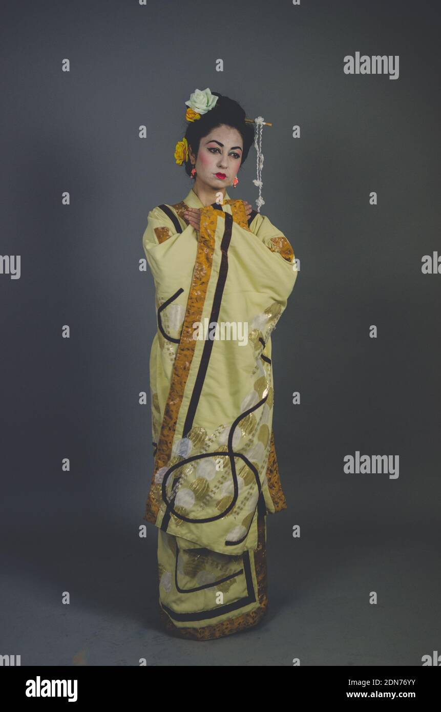Mature geisha hi-res stock photography and images - Alamy