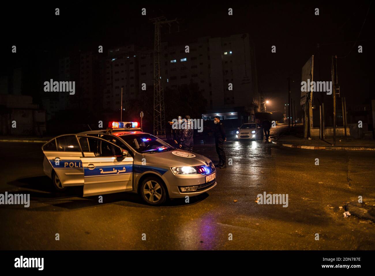 Gaza City, The Gaza Strip, Palestine. 17th Dec, 2020. Police officers ...