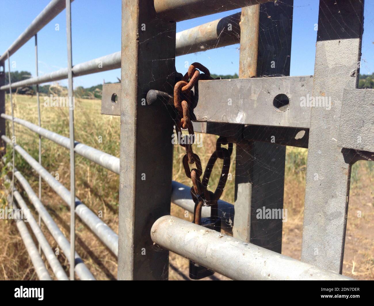 Iron chain railing hi-res stock photography and images - Alamy