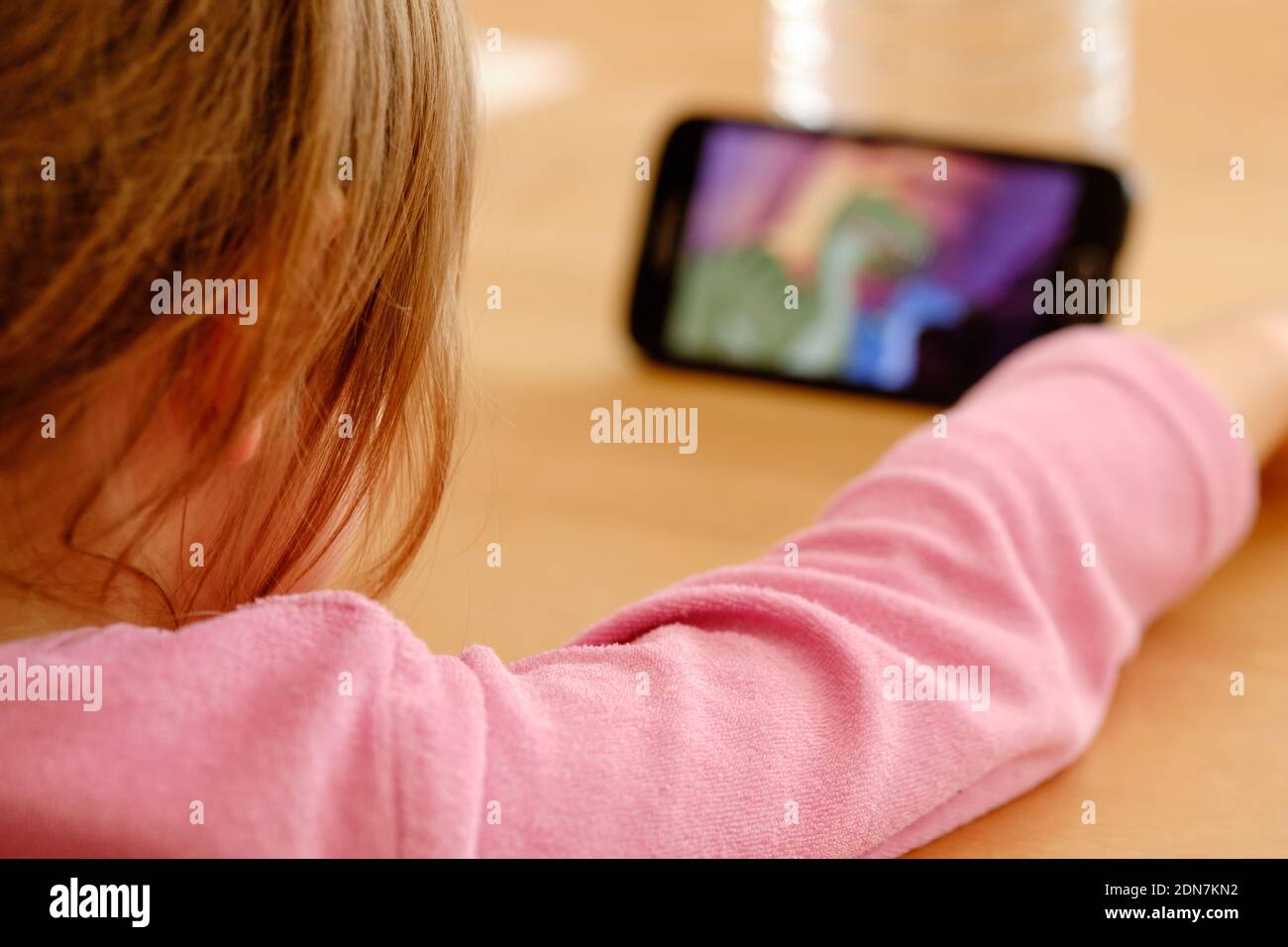 Mobile cartoon hi-res stock photography and images - Alamy