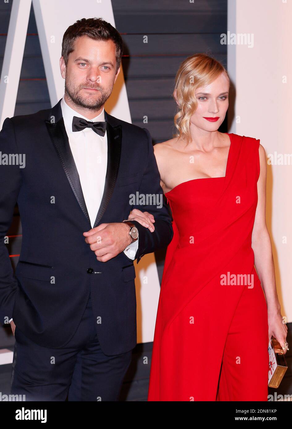 Joshua Jackson and Diane Kruger attend the 2015 Vanity Fair Oscar Party ...