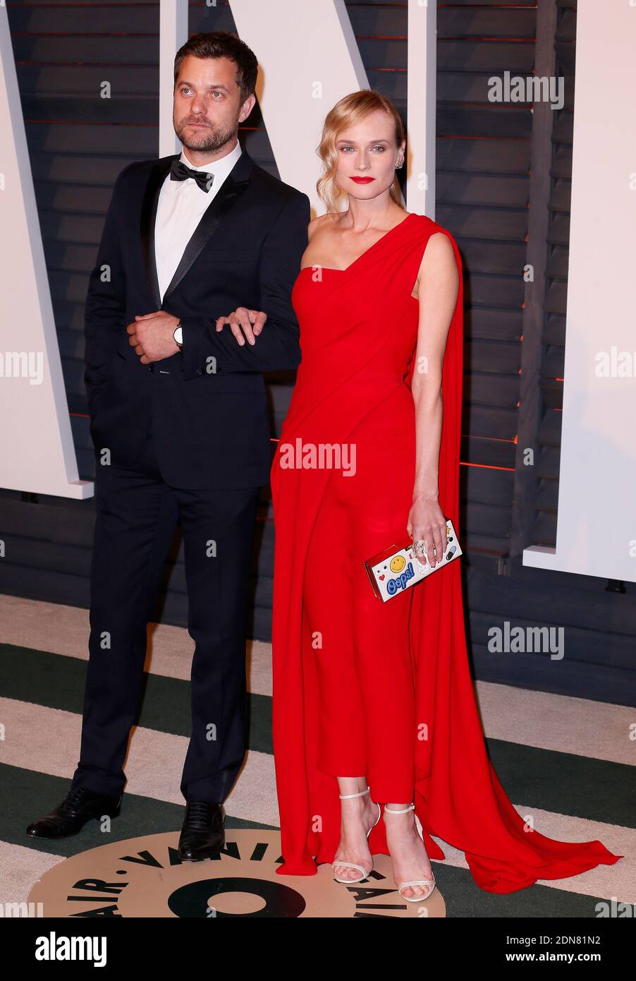 Joshua Jackson and Diane Kruger attend the 2015 Vanity Fair Oscar Party ...
