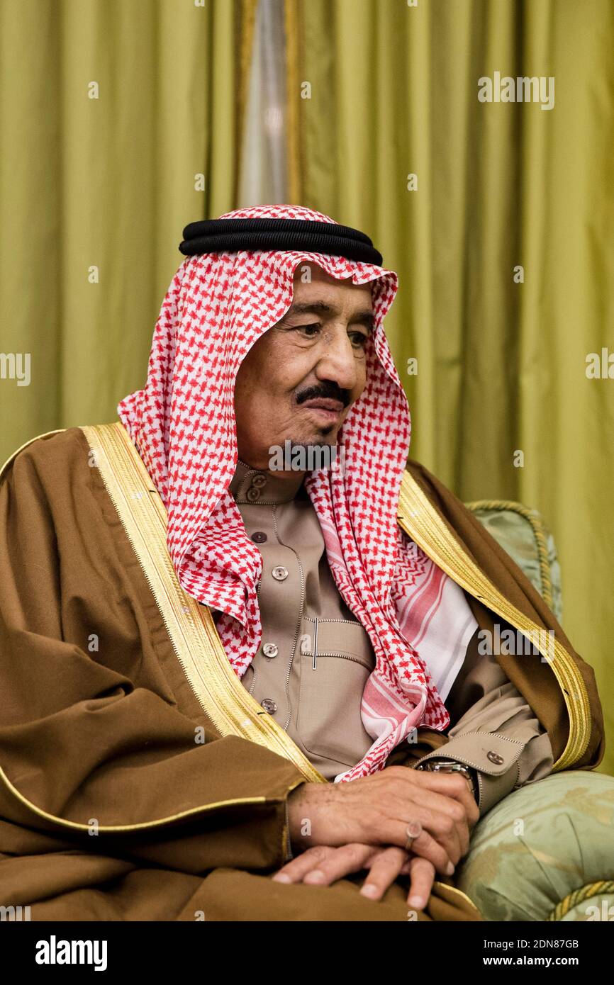 King salman at his palace in riyadh hi-res stock photography and images ...