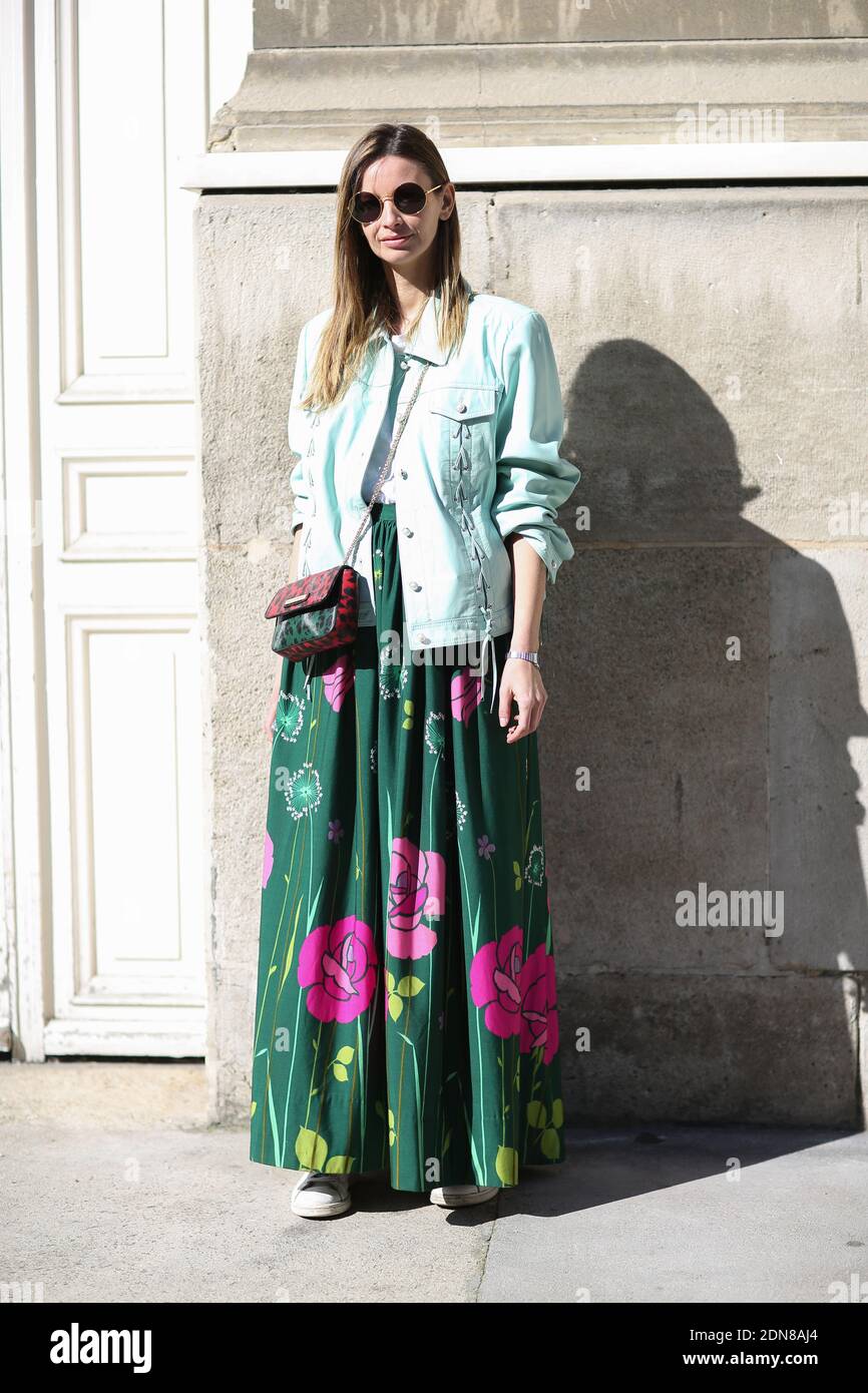 Street style, Clara Racz arriving at Ann Demeulemeester Fall-Winter ...